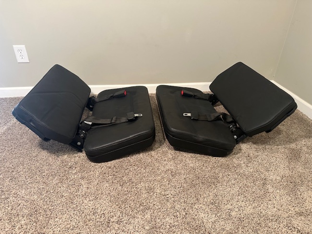 No Reserve: W463 Rear Jump Seats For Sale | The MB Market