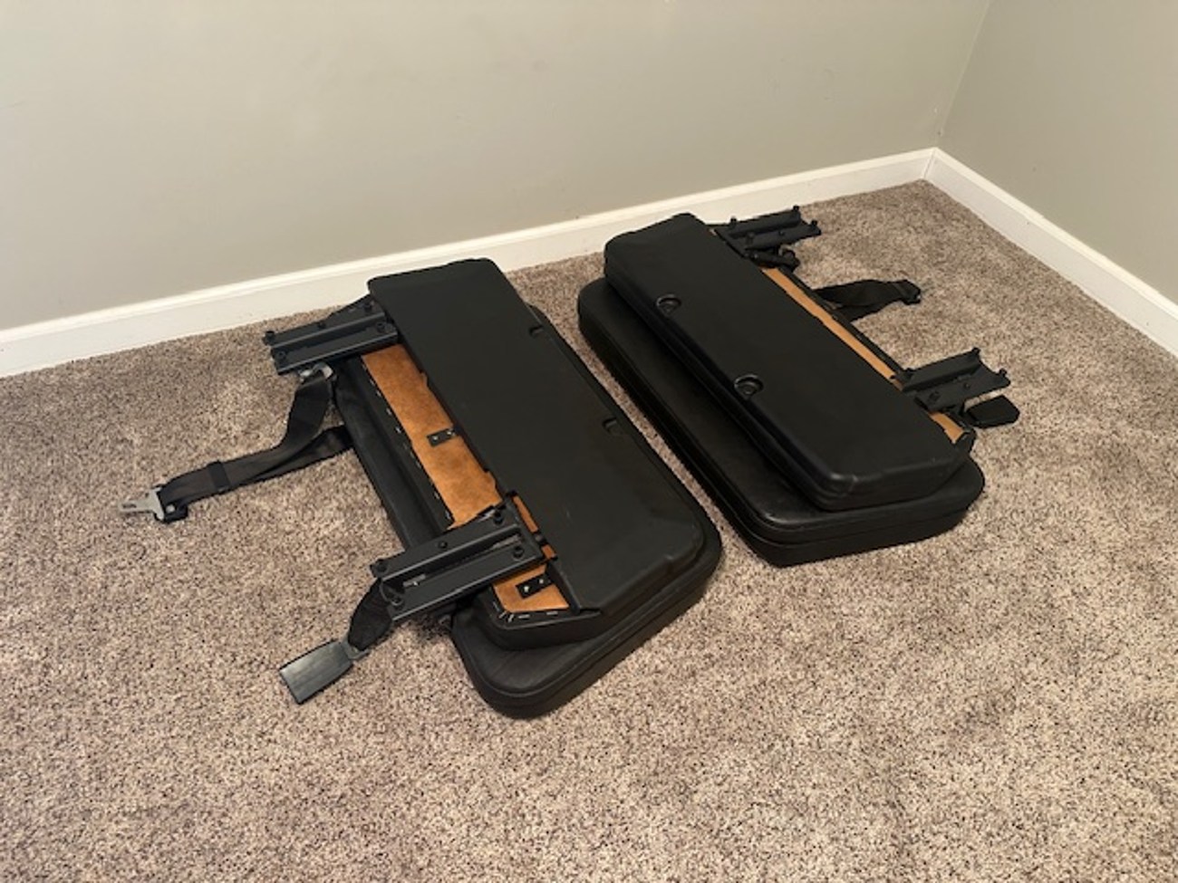 No Reserve: W463 Rear Jump Seats For Sale | The MB Market