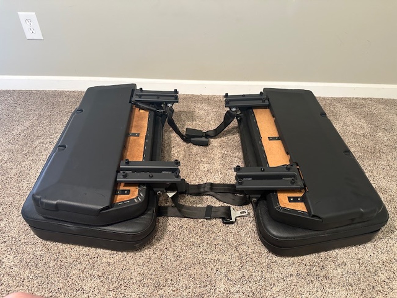 No Reserve: W463 Rear Jump Seats For Sale | The MB Market