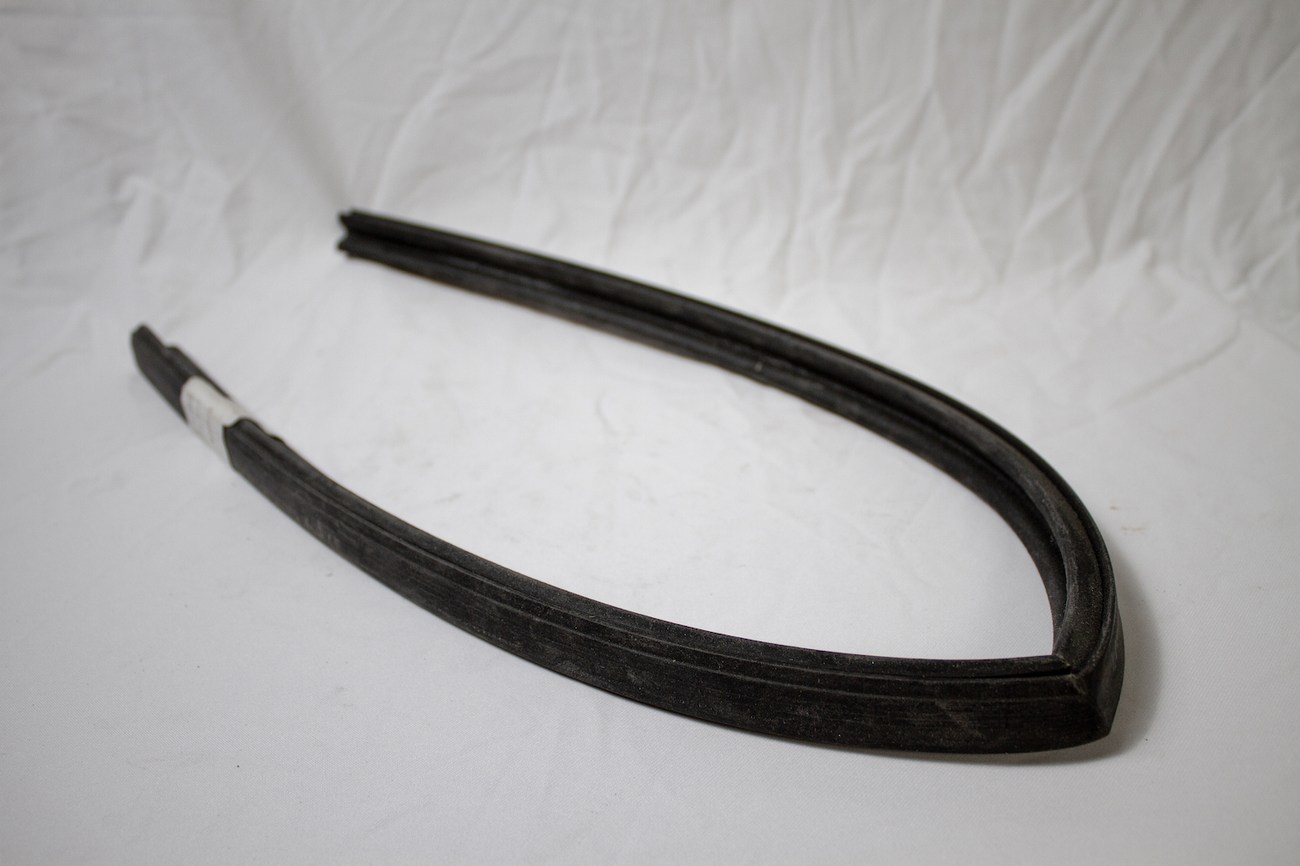 Lot of W113 Mercedes-Benz SL “Pagoda” Parts For Sale | The MB Market