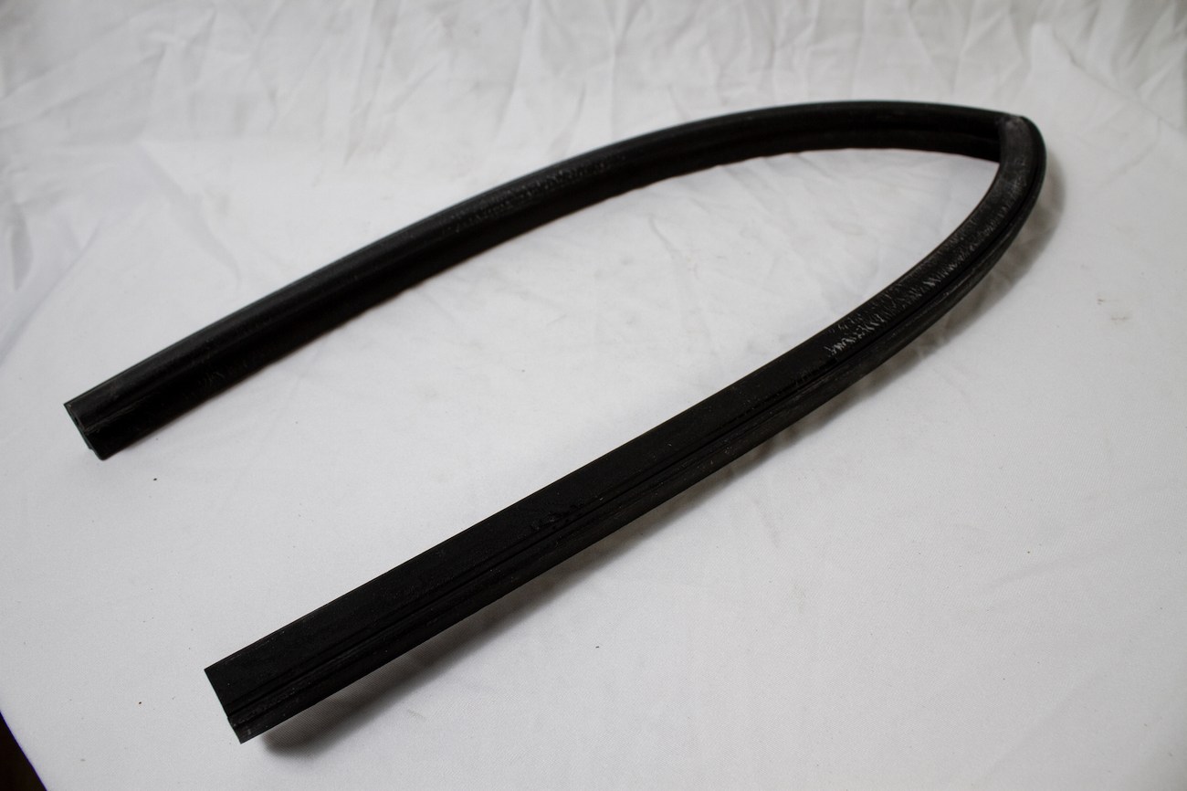 Lot of W113 Mercedes-Benz SL “Pagoda” Parts For Sale | The MB Market