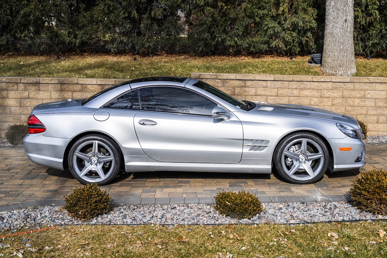 8k-Mile 2009 Mercedes-Benz SL550 Silver Arrow For Sale | The MB Market