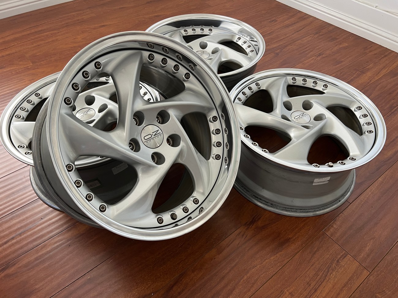 Staggered 2-Piece 18" OZ Racing Tornado Wheels For Sale | The MB Market