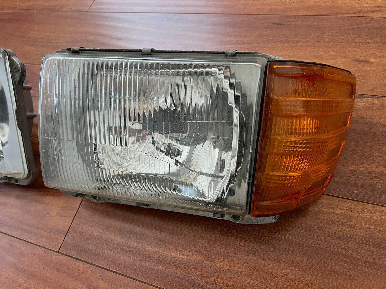 BOSCH R107 European Headlamps and Corner Lights For Sale | The MB Market