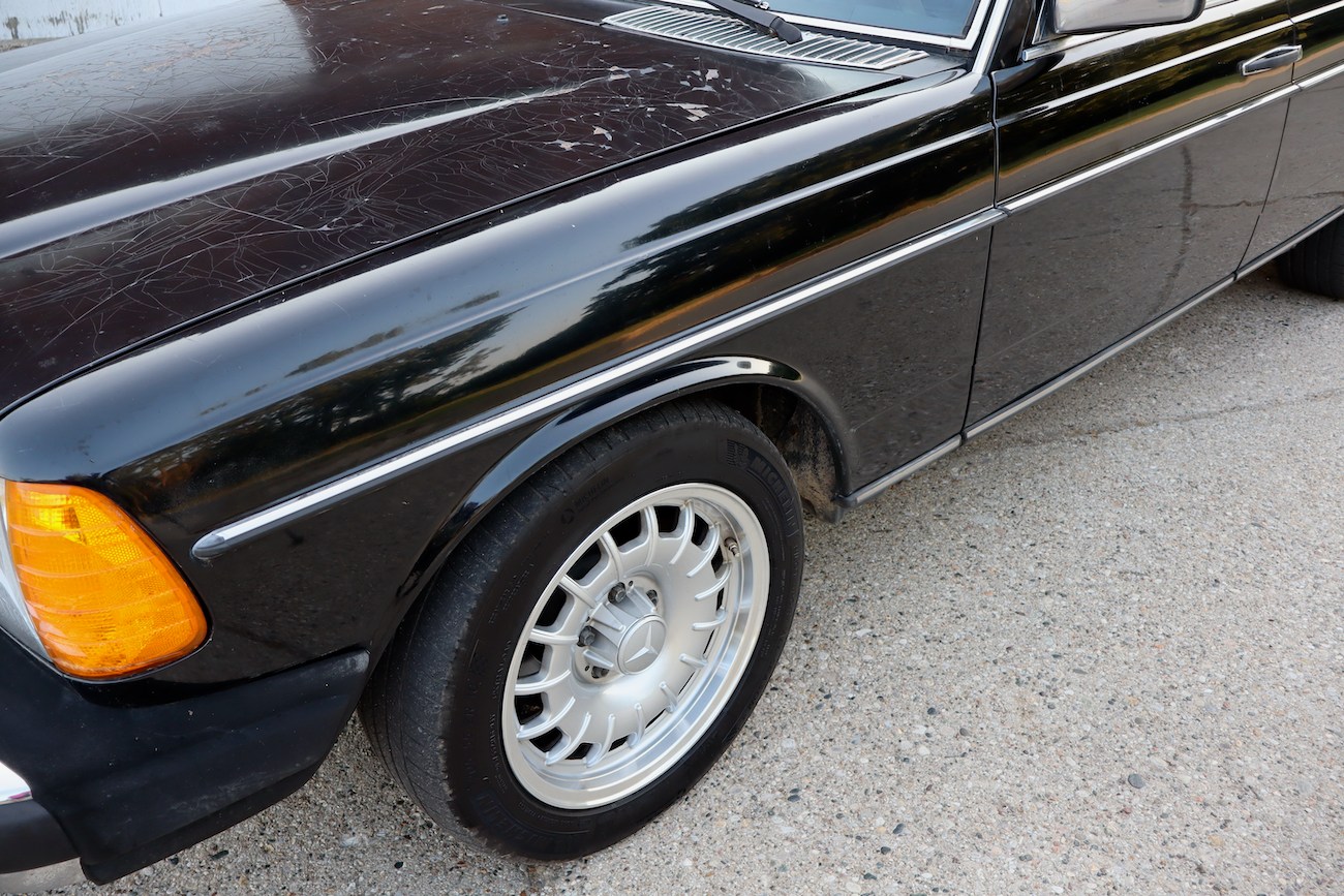 NO RESERVE: Euro 5.0L M117-Swapped 1982 Mercedes-Benz 300D For Sale ...