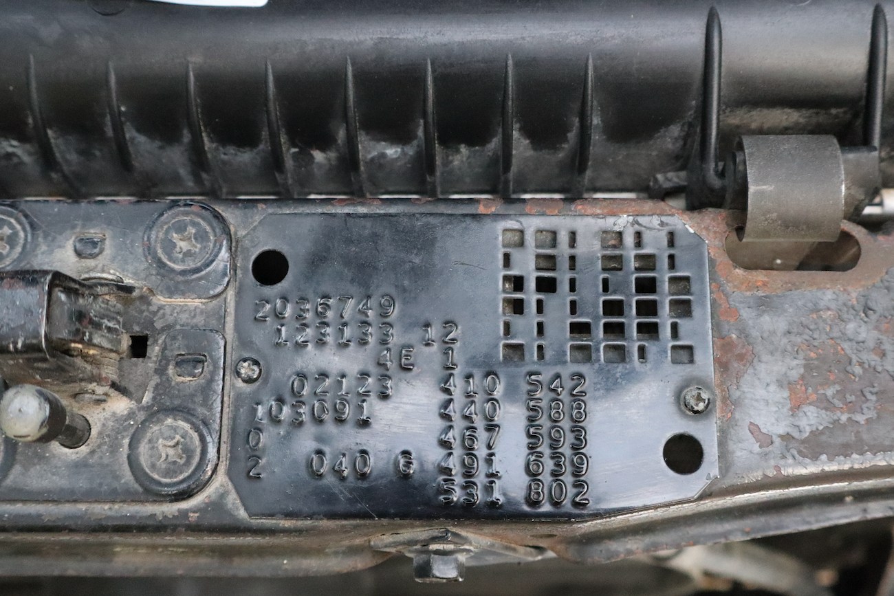 NO RESERVE: Euro 5.0L M117-Swapped 1982 Mercedes-Benz 300D For Sale ...