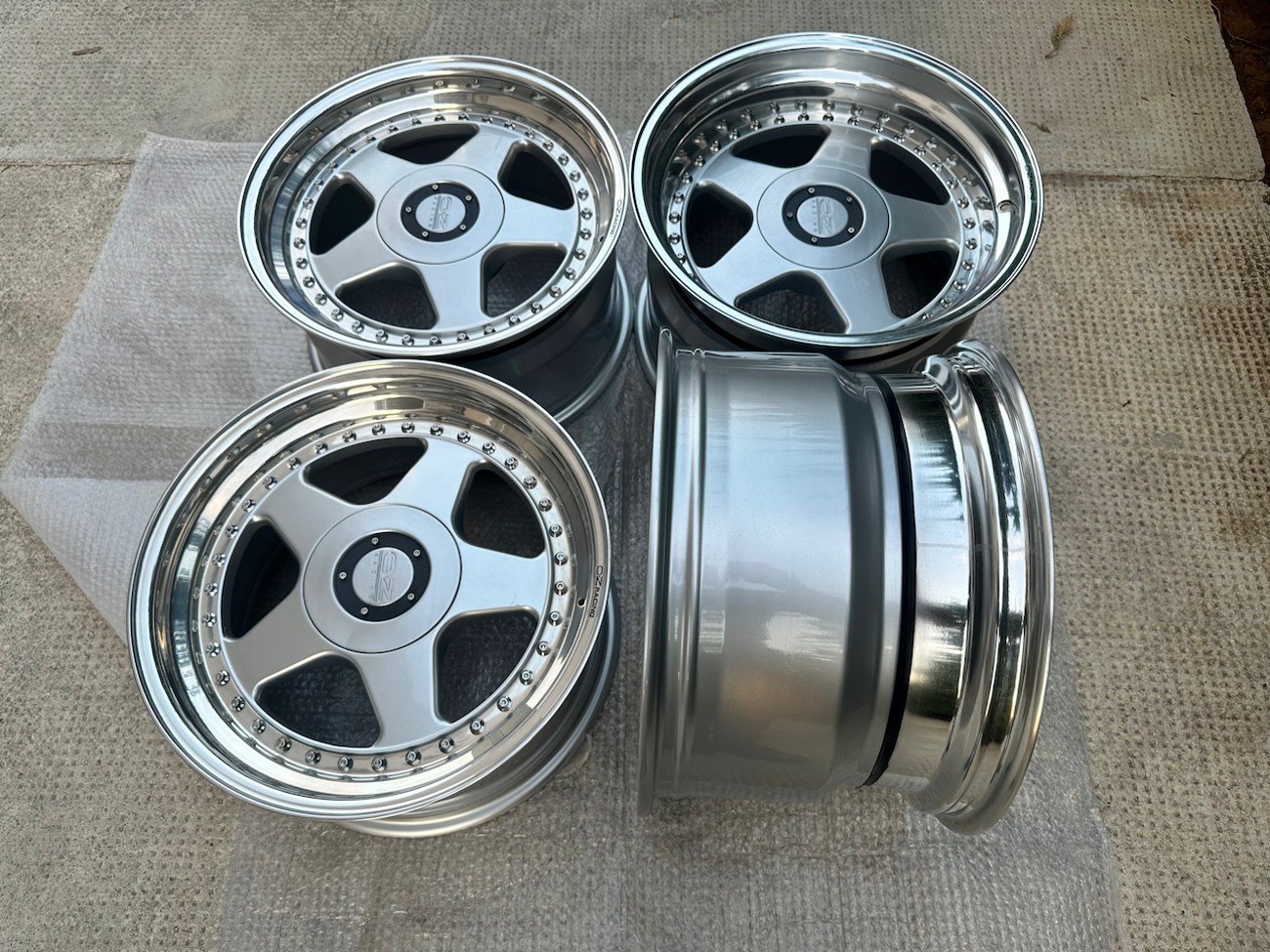 Staggered 3-Piece 17" Futura Wheels by OZ Racing For Sale | The MB Market