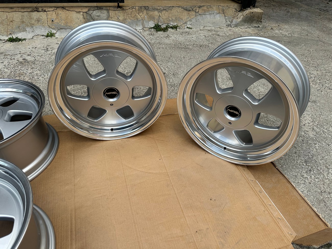 Single-Piece 18" OZ MAE Wheels For Sale | The MB Market