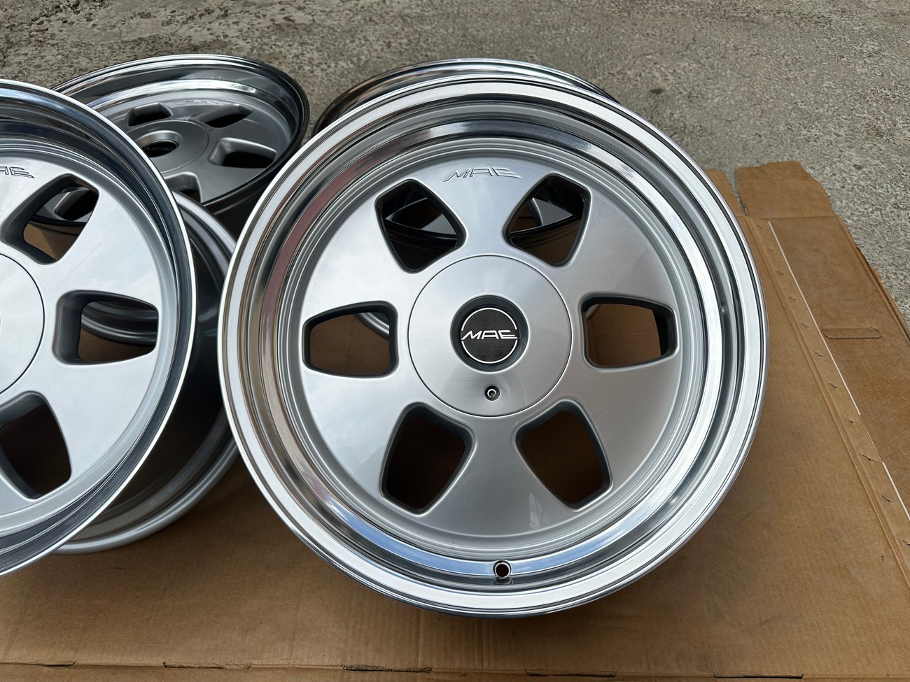 Single-Piece 18" OZ MAE Wheels For Sale | The MB Market