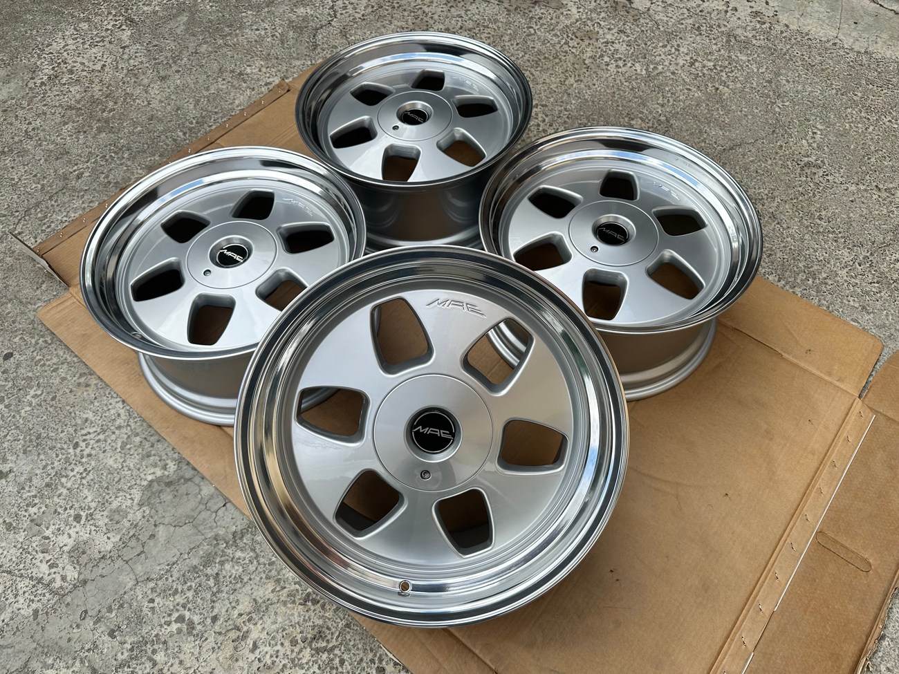 Single-Piece 18" OZ MAE Wheels For Sale | The MB Market