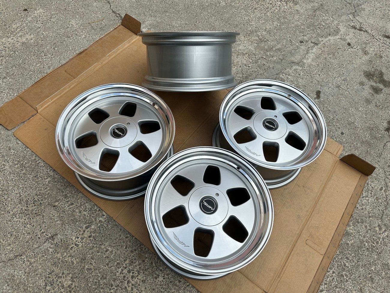 Single-Piece 18" OZ MAE Wheels For Sale | The MB Market