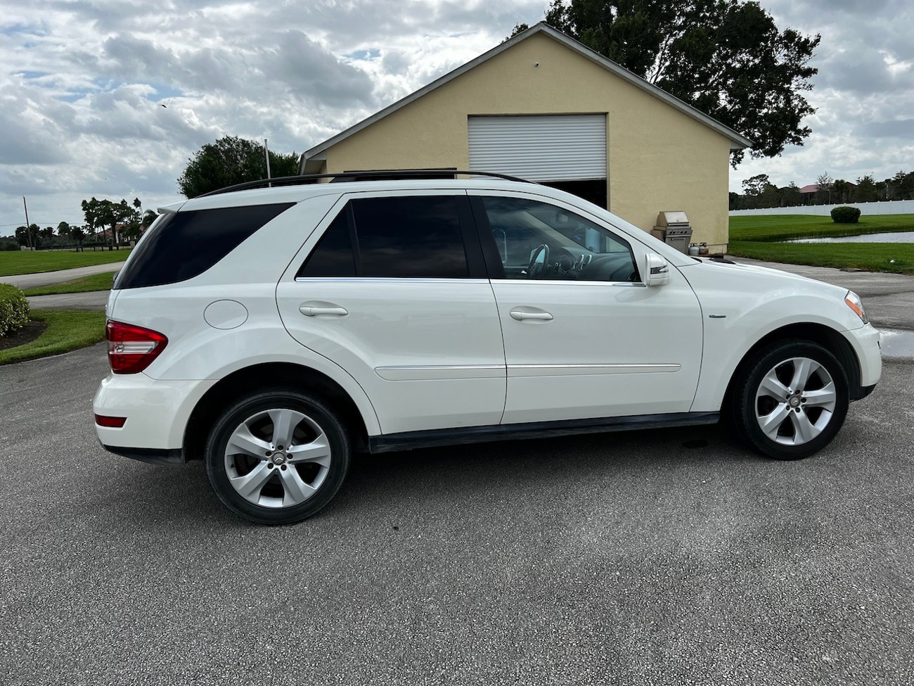 One-Owner 2011 Mercedes-Benz ML350 BlueTEC 4MATIC For Sale | The MB Market