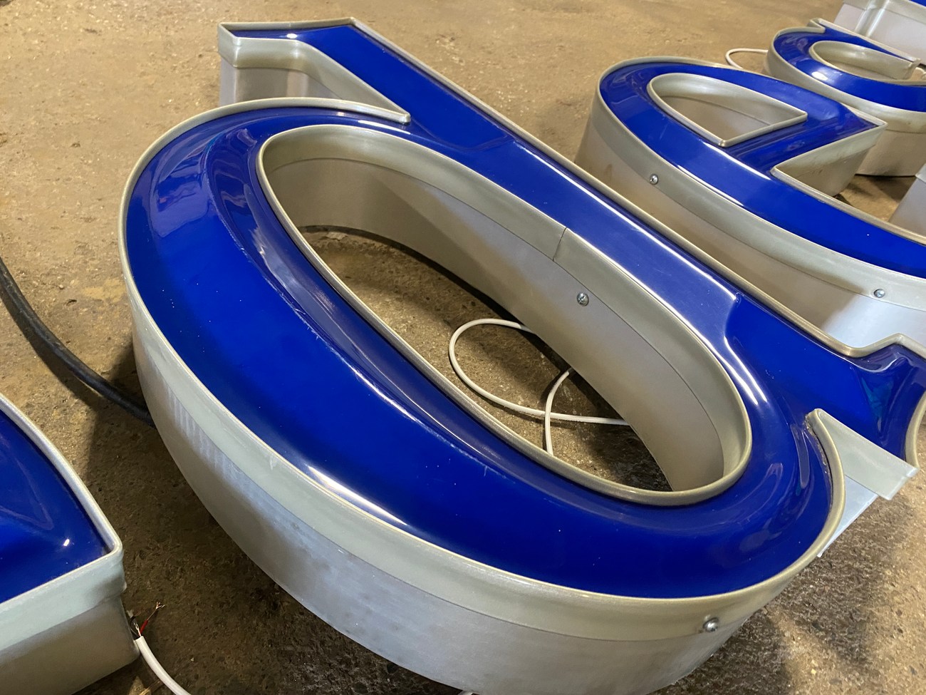 Original Mercedes-Benz Dealership Lettering For Sale | The MB Market