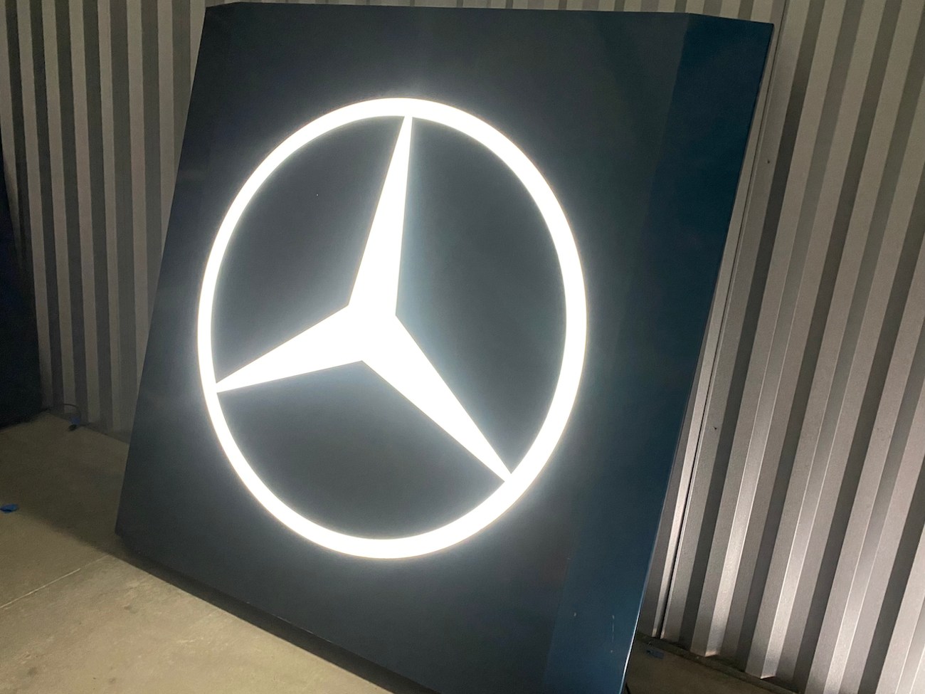 79" X 79" Illuminated Mercedes-Benz Logo Dealer Sign For Sale | The MB ...