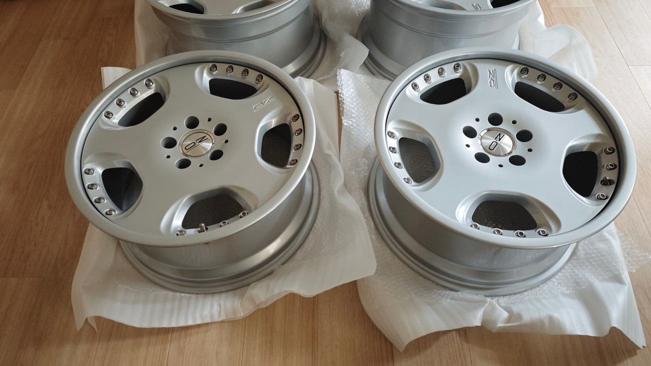 Staggered 2-Piece 18" OZ Racing Opera 2 Wheels For Sale | The MB Market