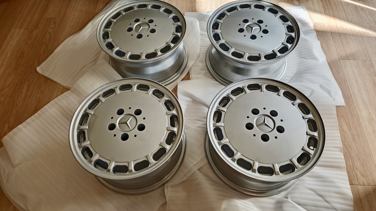 OEM Mercedes-Benz Gullideckel W201 2.3-16v/Sportline Wheels For Sale ...