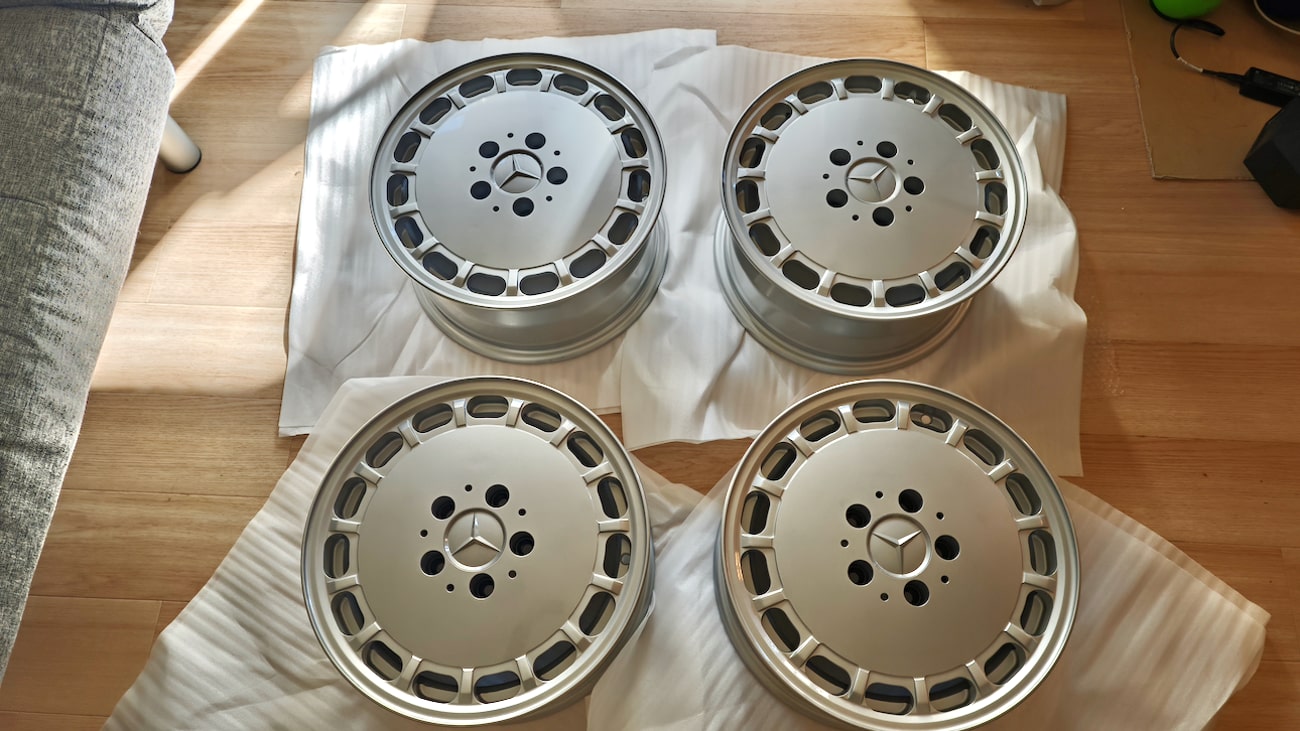 OEM Mercedes-Benz Gullideckel W201 2.3-16v/Sportline Wheels For Sale ...