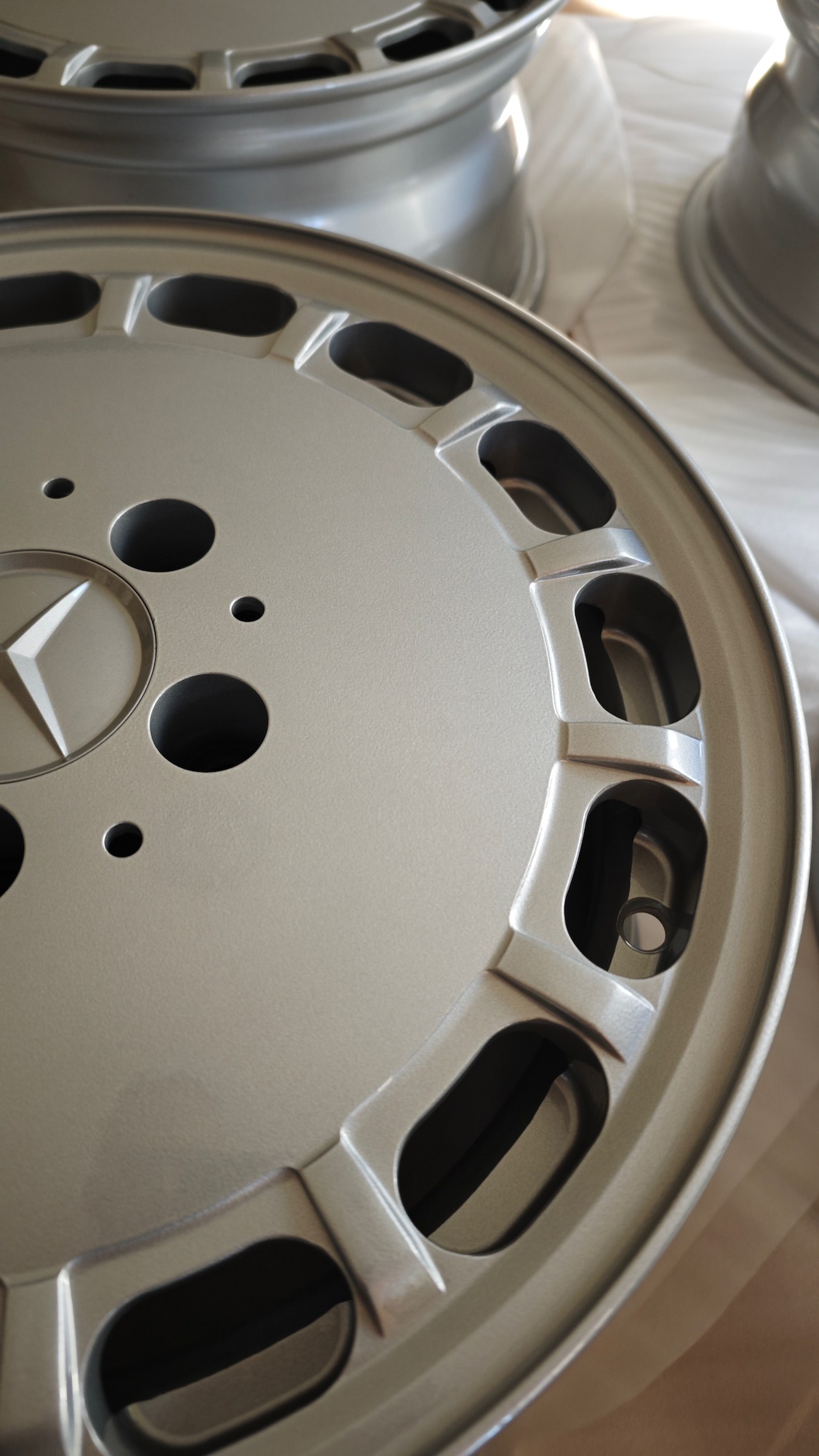 OEM Mercedes-Benz Gullideckel W201 2.3-16v/Sportline Wheels For Sale ...