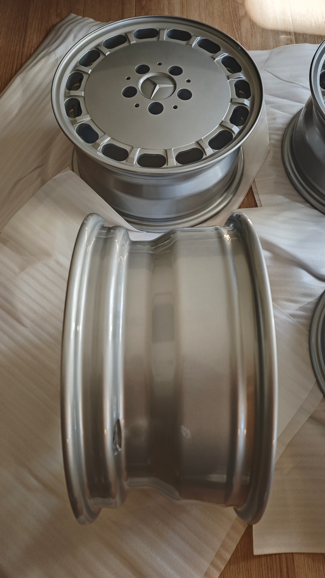 OEM Mercedes-Benz Gullideckel W201 2.3-16v/Sportline Wheels For Sale ...