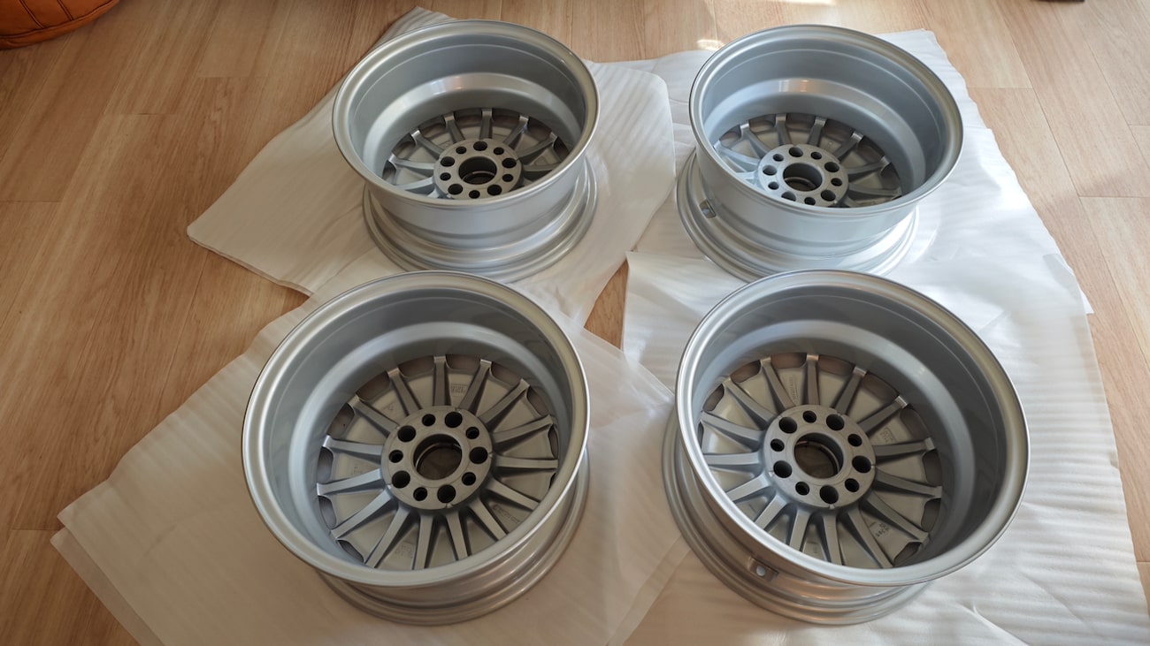 OEM Mercedes-Benz Gullideckel W201 2.3-16v/Sportline Wheels For Sale ...