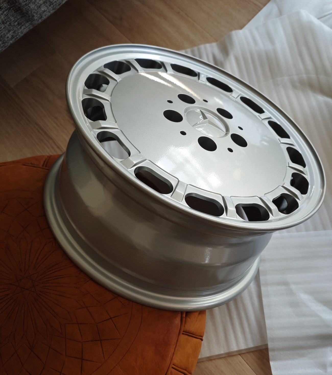 OEM Mercedes-Benz Gullideckel W201 2.3-16v/Sportline Wheels For Sale ...
