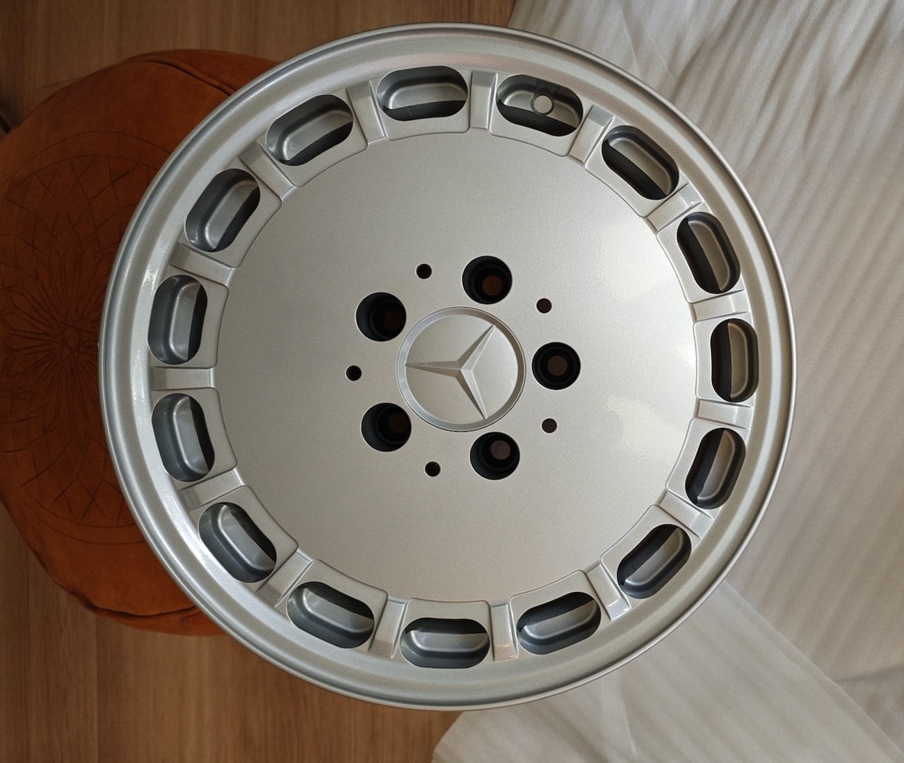 OEM Mercedes-Benz Gullideckel W201 2.3-16v/Sportline Wheels For Sale ...