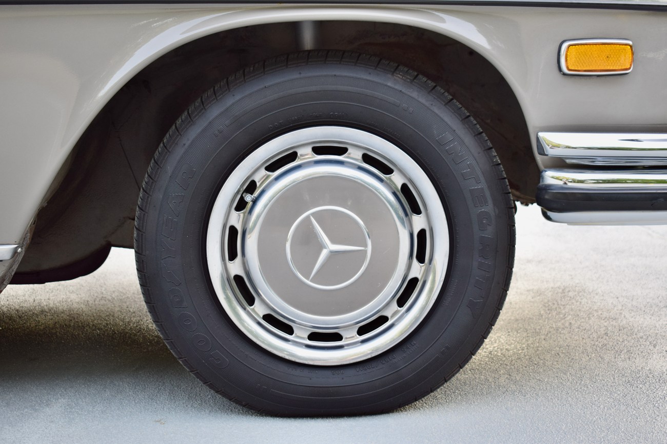 1972 Mercedes-Benz 280SE 4.5 For Sale | The MB Market