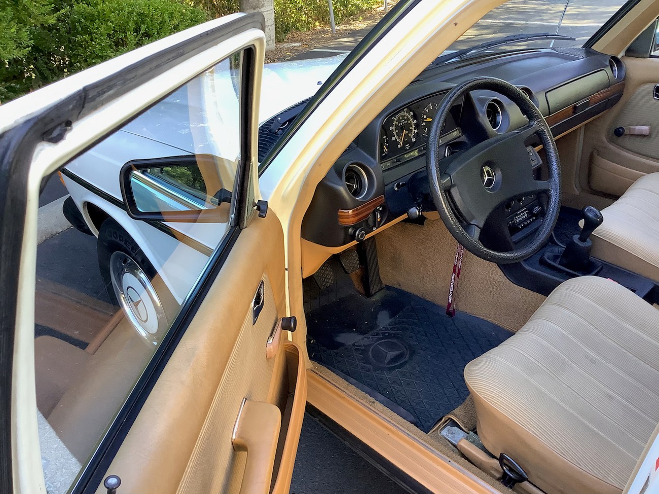 1983 Mercedes-Benz 200D 4-Speed For Sale | The MB Market