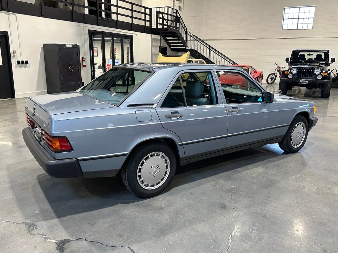 Postmercedes Benz 190 Class