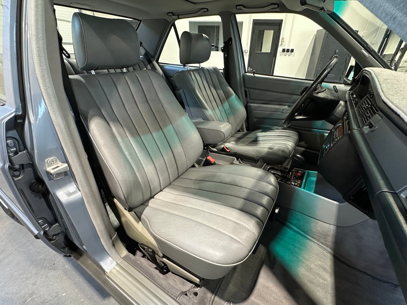 NO RESERVE: 1985 Mercedes-Benz 190E 2.3 For Sale | The MB Market