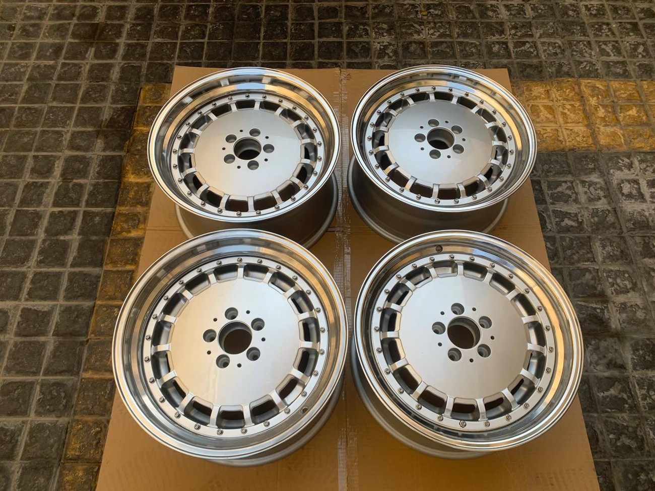 Custom 18" Gullideckel 2-Piece Wheels For Sale | The MB Market