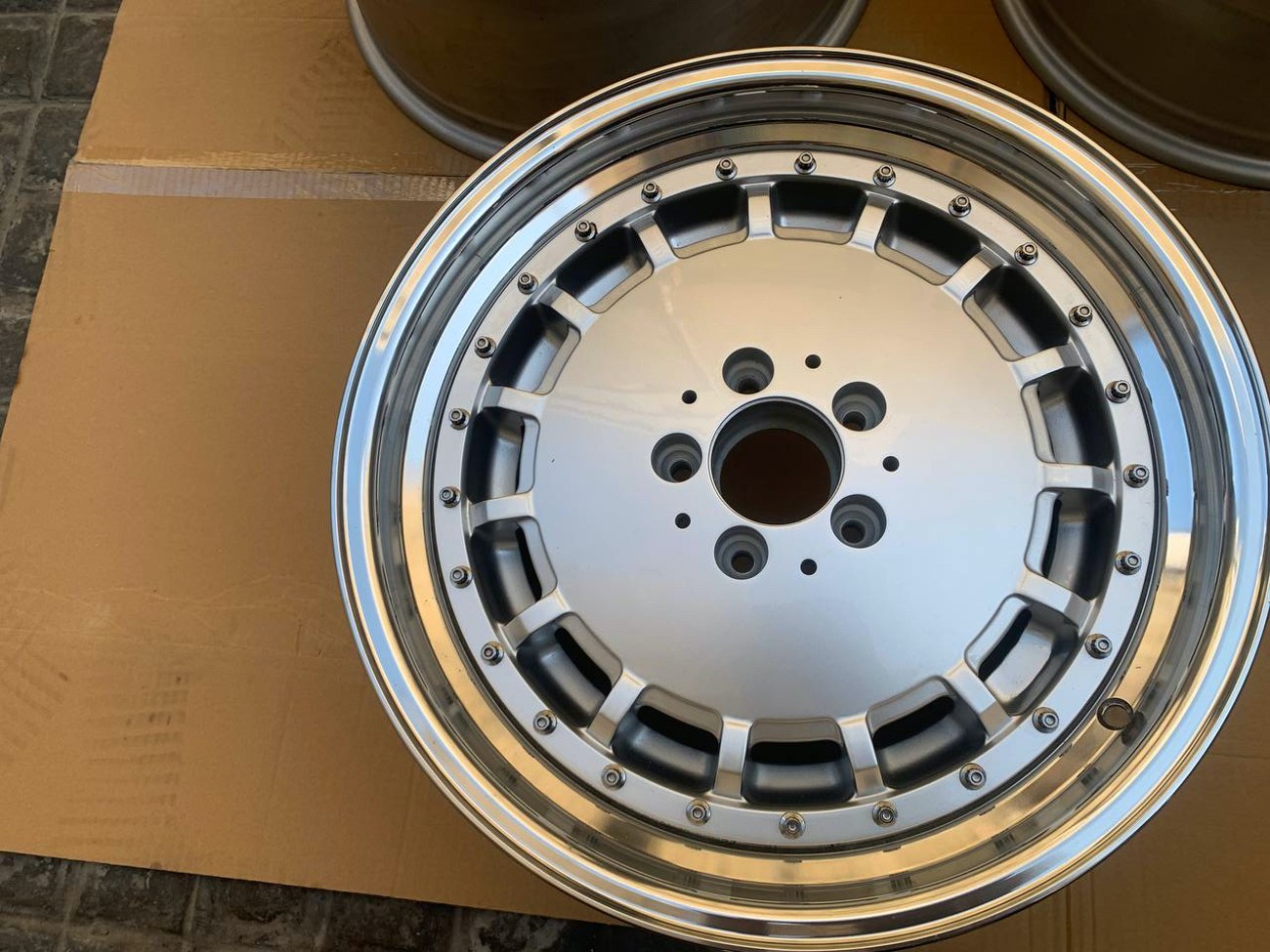 Custom 18" Gullideckel 2-Piece Wheels For Sale | The MB Market