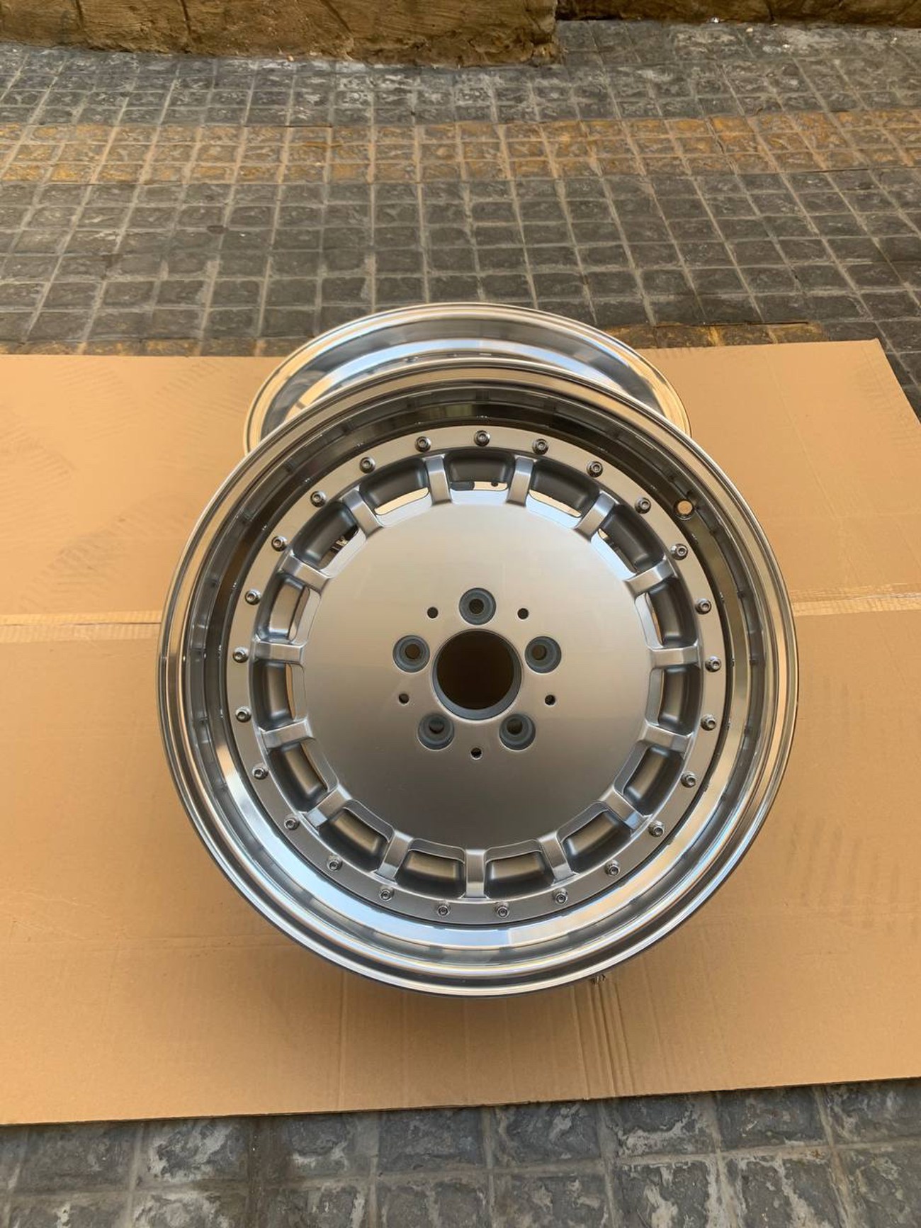 Custom 18" Gullideckel 2-Piece Wheels For Sale | The MB Market
