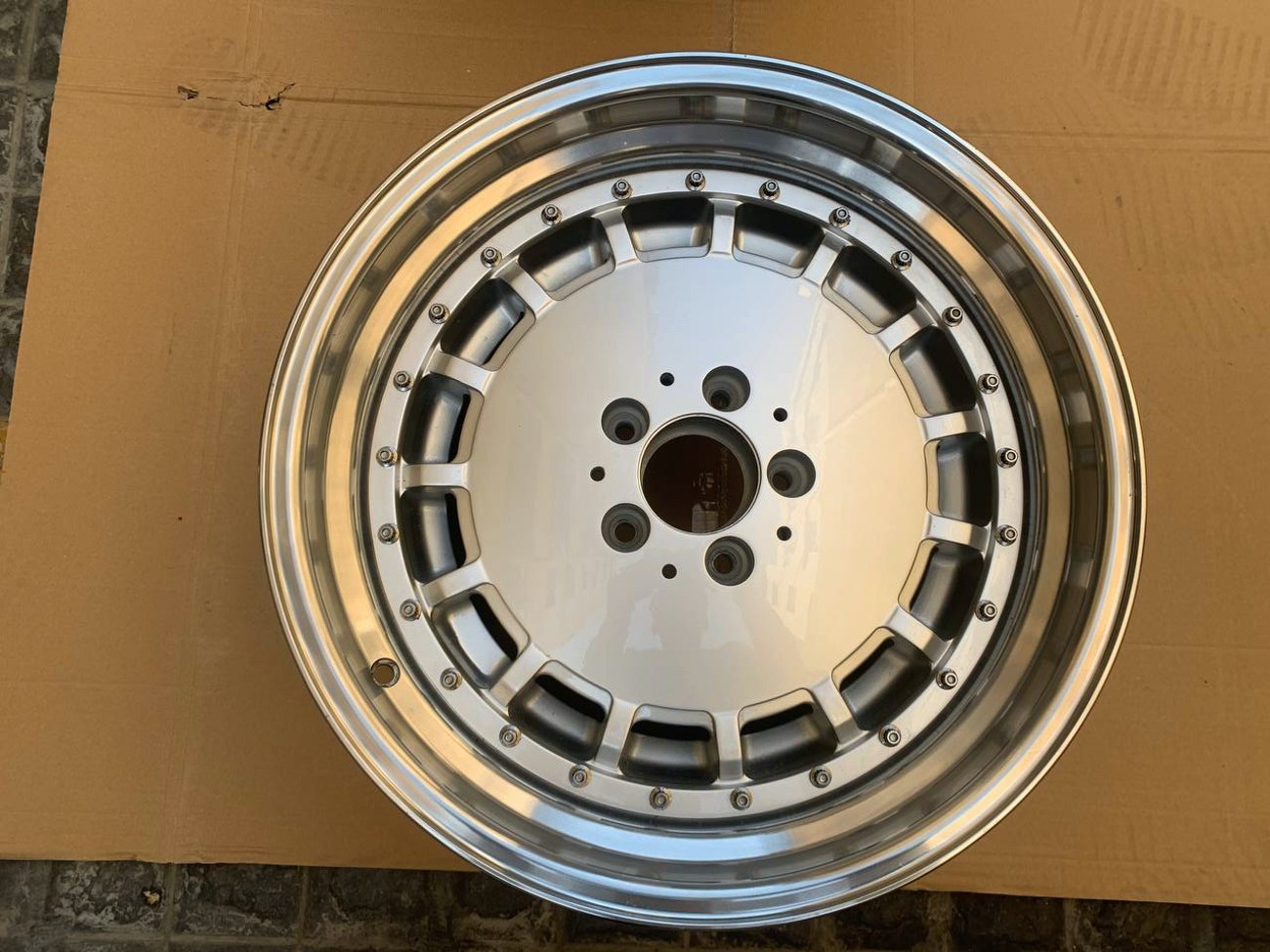 Custom 18" Gullideckel 2-Piece Wheels For Sale | The MB Market