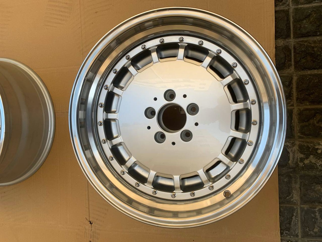 Custom 18" Gullideckel 2-Piece Wheels For Sale | The MB Market