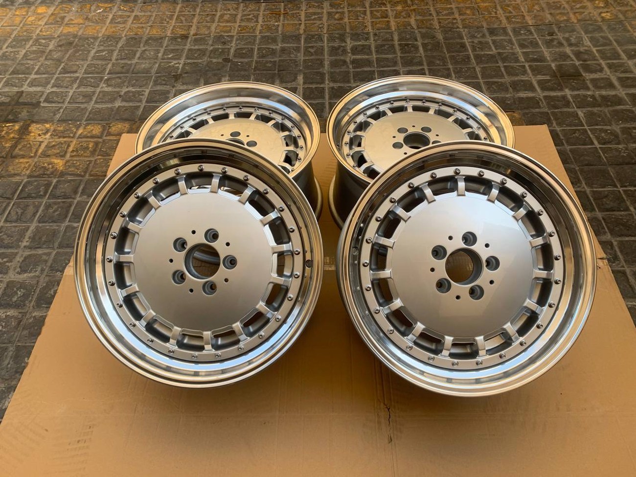 Custom 18" Gullideckel 2-Piece Wheels For Sale | The MB Market