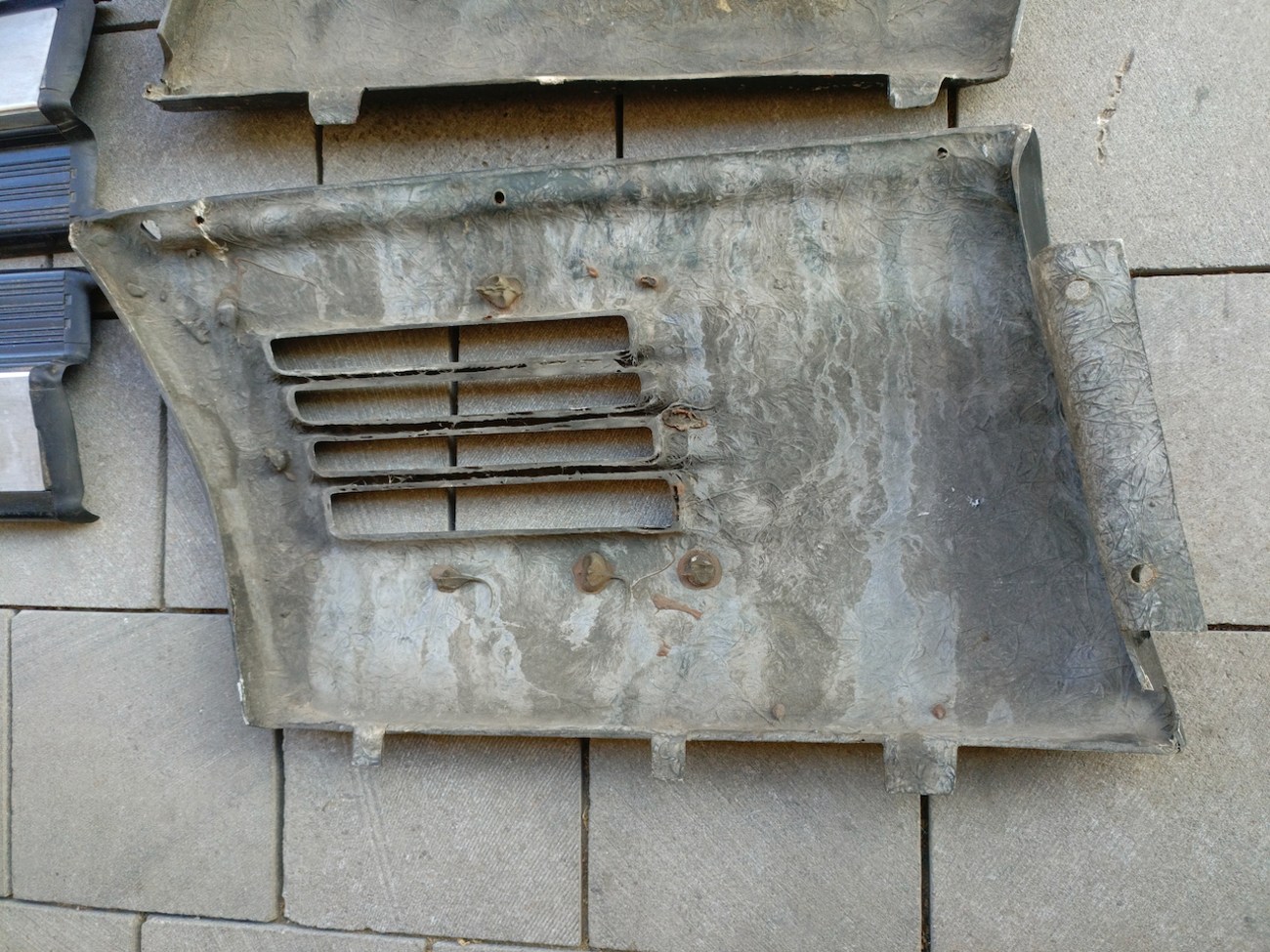 W140 Lorinser Exhaust, Side Vents, and Door Sills For Sale | The MB Market