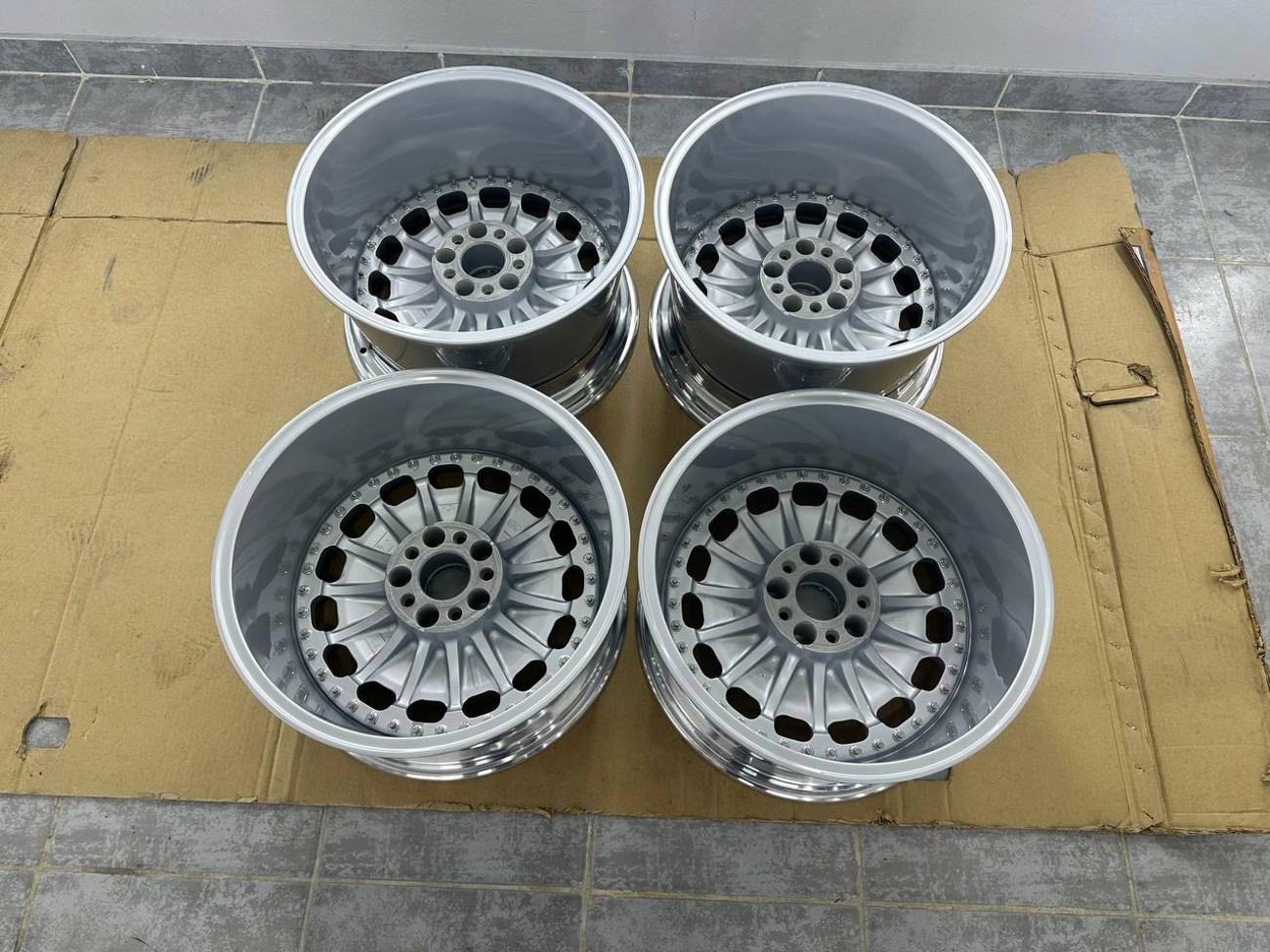 Custom 18" Gullideckel 3-Piece Wheels For Sale | The MB Market