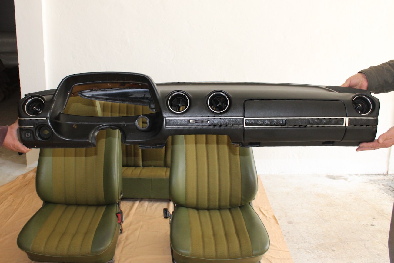 NO RESERVE: Mercedes-Benz W123 Green Interior Set For Sale | The MB Market