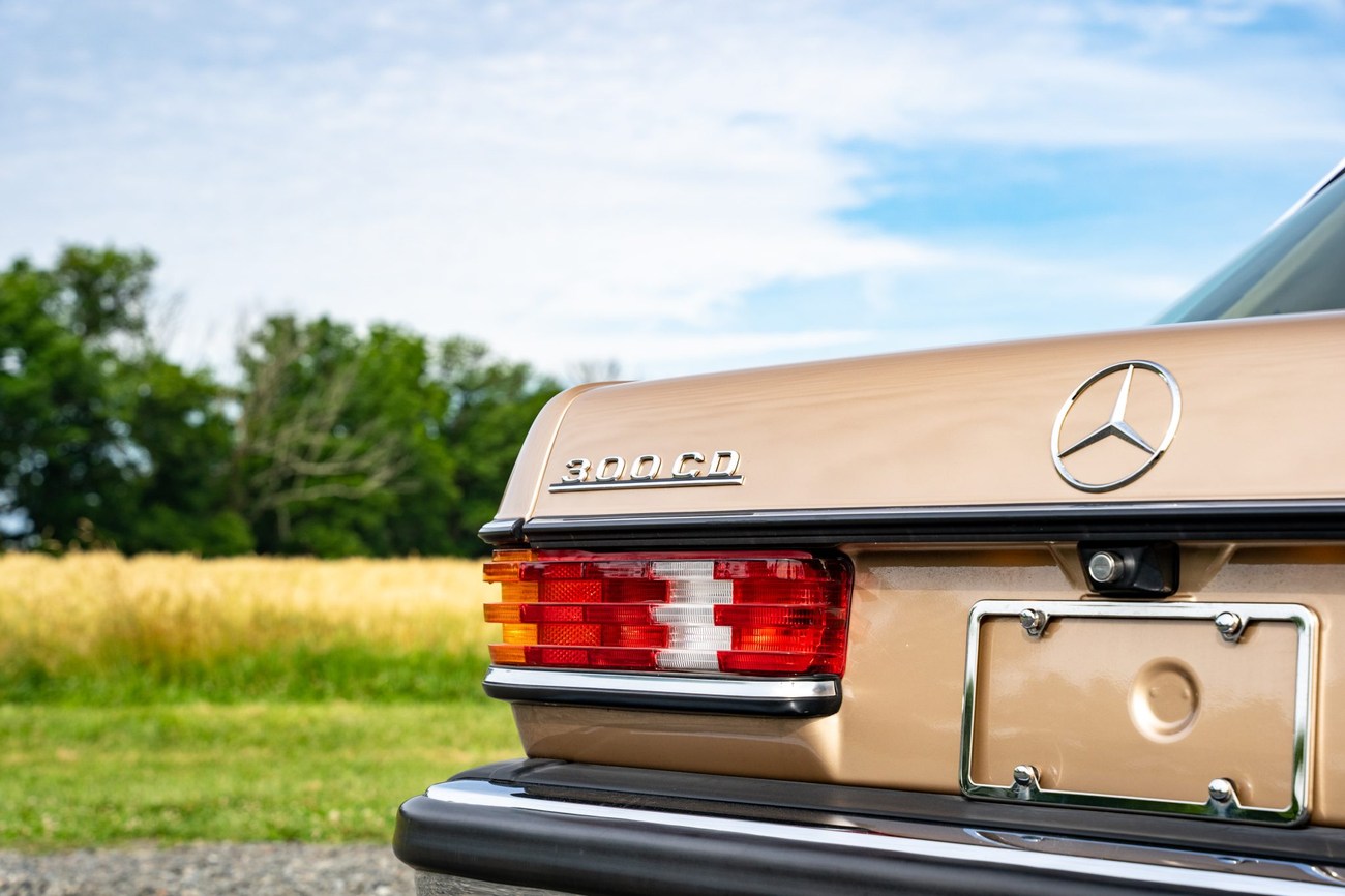 Modified 1983 Mercedes-Benz 300CD Turbo For Sale | The MB Market