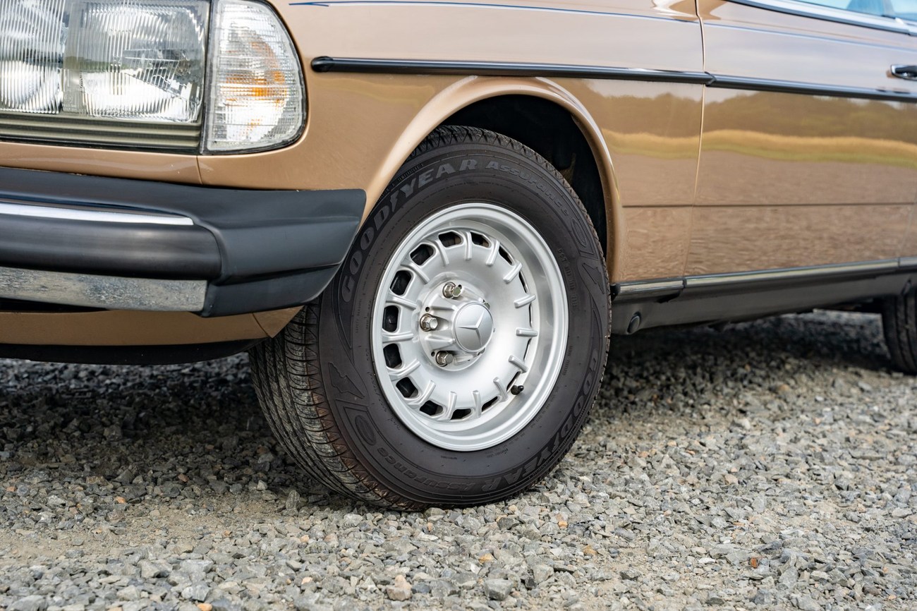 Modified 1983 Mercedes-Benz 300CD Turbo For Sale | The MB Market