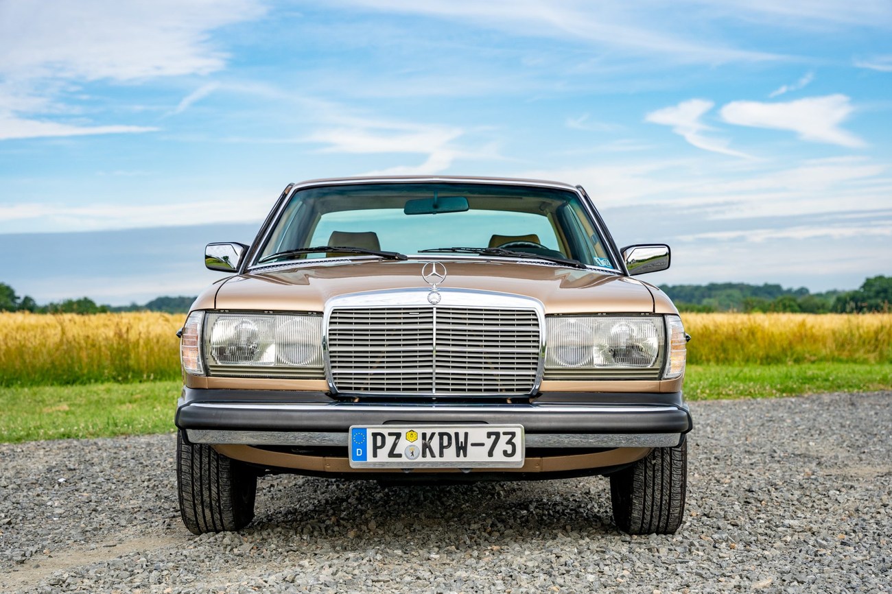 Modified 1983 Mercedes-Benz 300CD Turbo For Sale | The MB Market