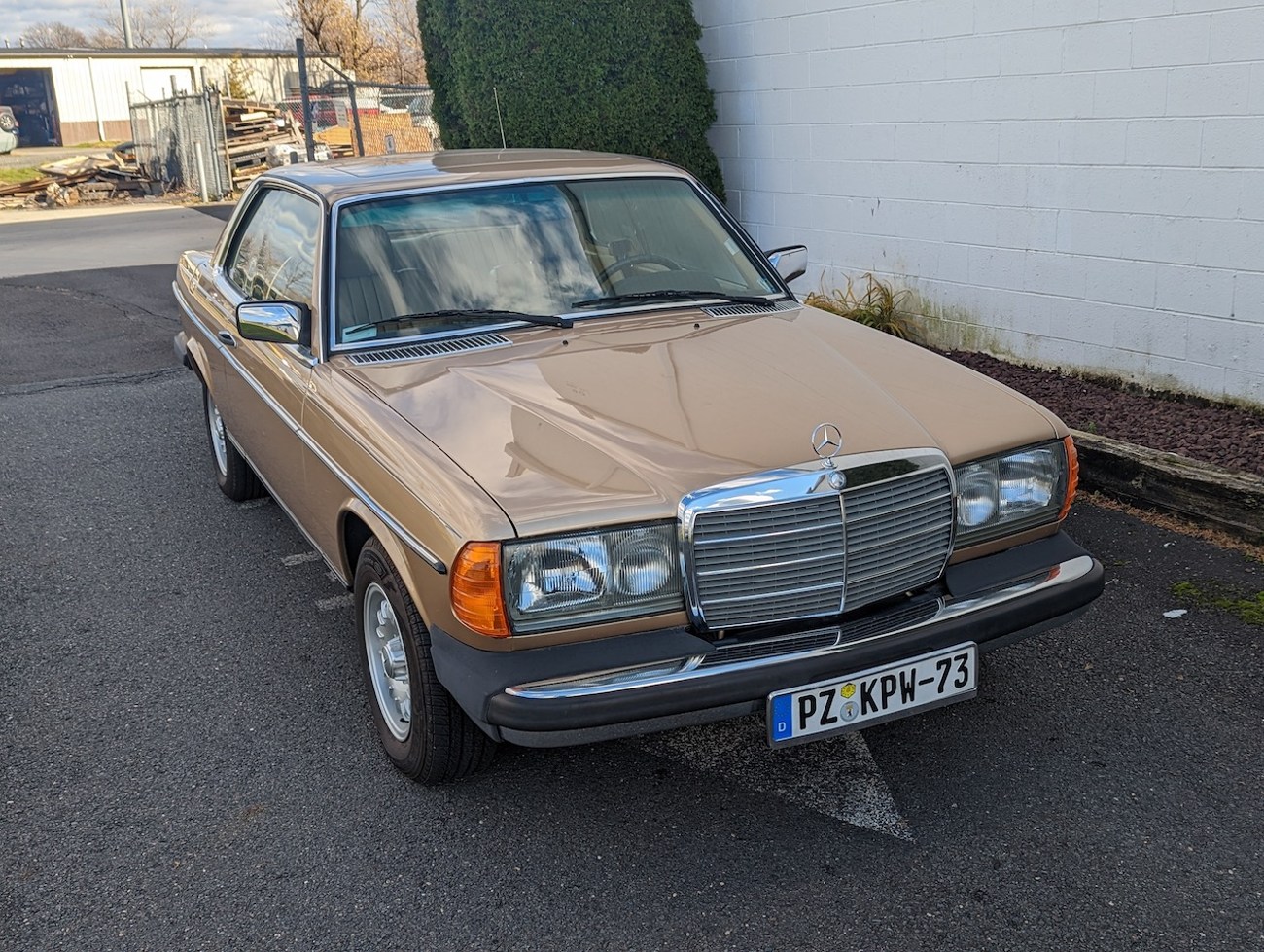 Modified 1983 Mercedes-Benz 300CD Turbo For Sale | The MB Market