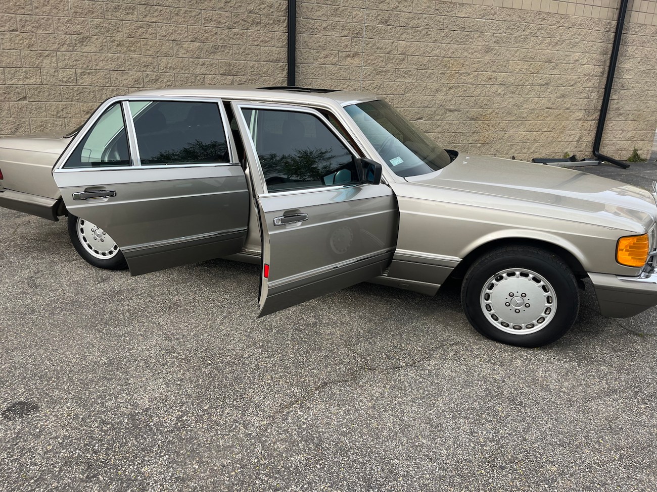 1987 Mercedes-Benz 560SEL For Sale | The MB Market