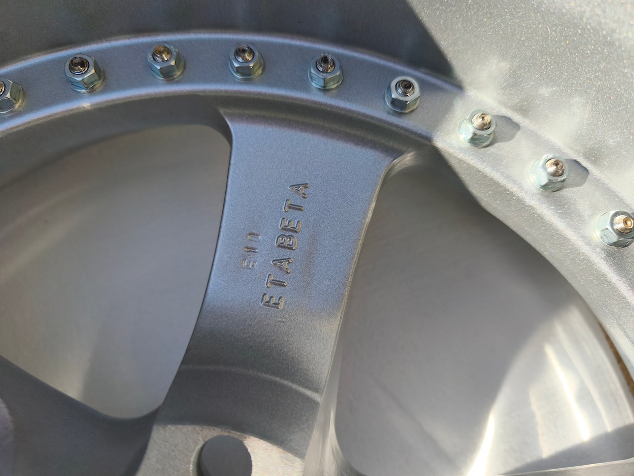 Staggered 2-Piece 18" ETA Beta Avior Wheels For Sale | The MB Market