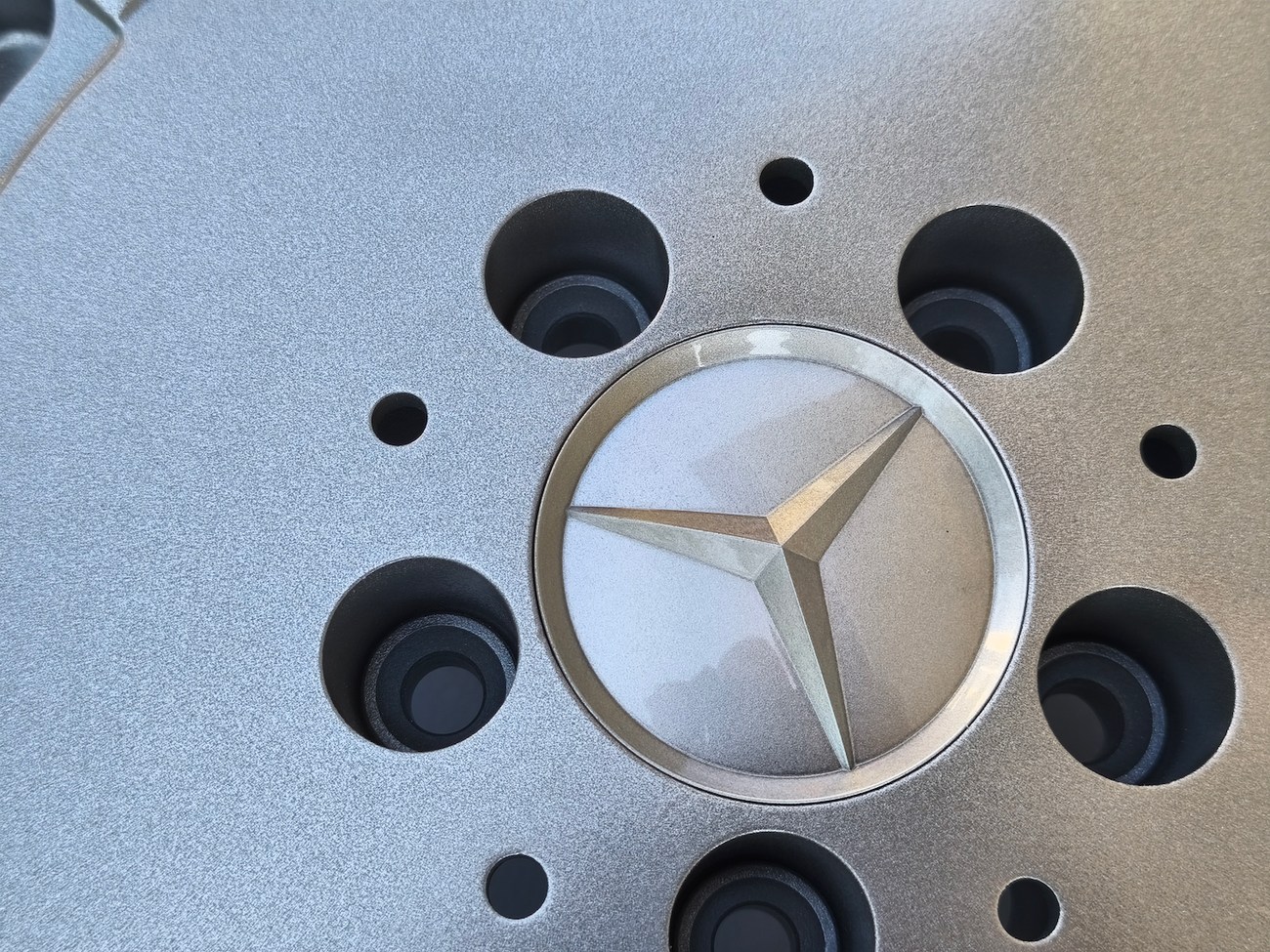 NO RESERVE: OEM Mercedes-Benz Gullideckel W201 2.3-16v/Sportline Wheels ...