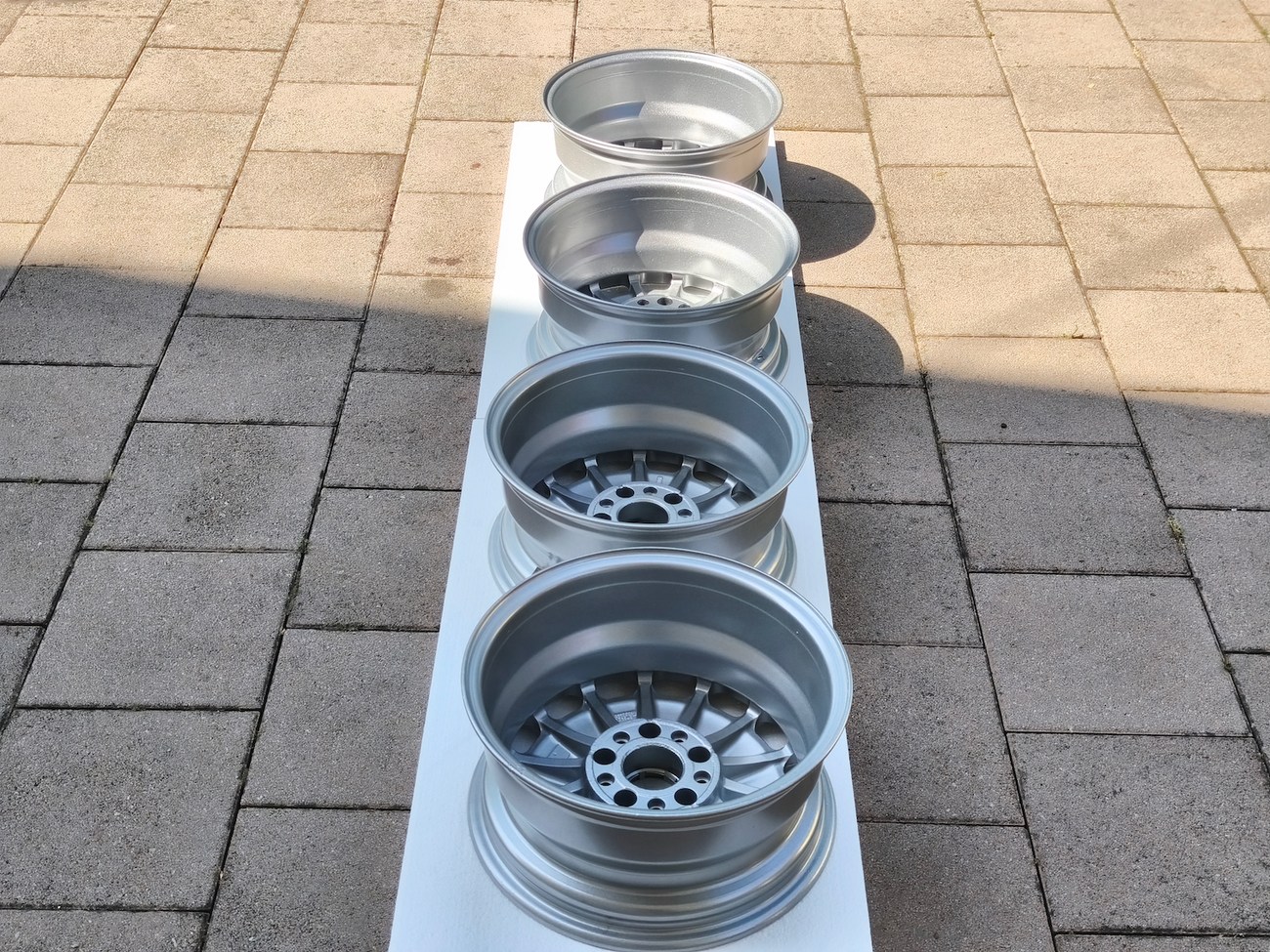 NO RESERVE: OEM Mercedes-Benz Gullideckel W201 2.3-16v/Sportline Wheels ...