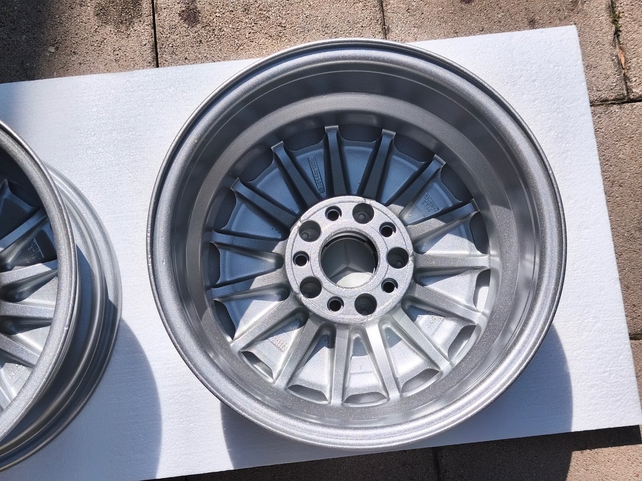 NO RESERVE: OEM Mercedes-Benz Gullideckel W201 2.3-16v/Sportline Wheels ...