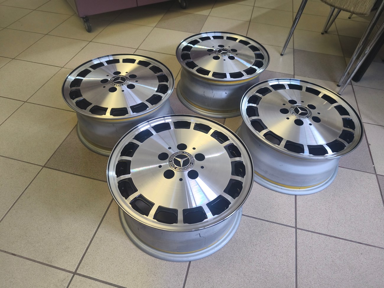 NO RESERVE: Custom-finished OEM Gullideckel W201 16v/Sportline Wheels ...