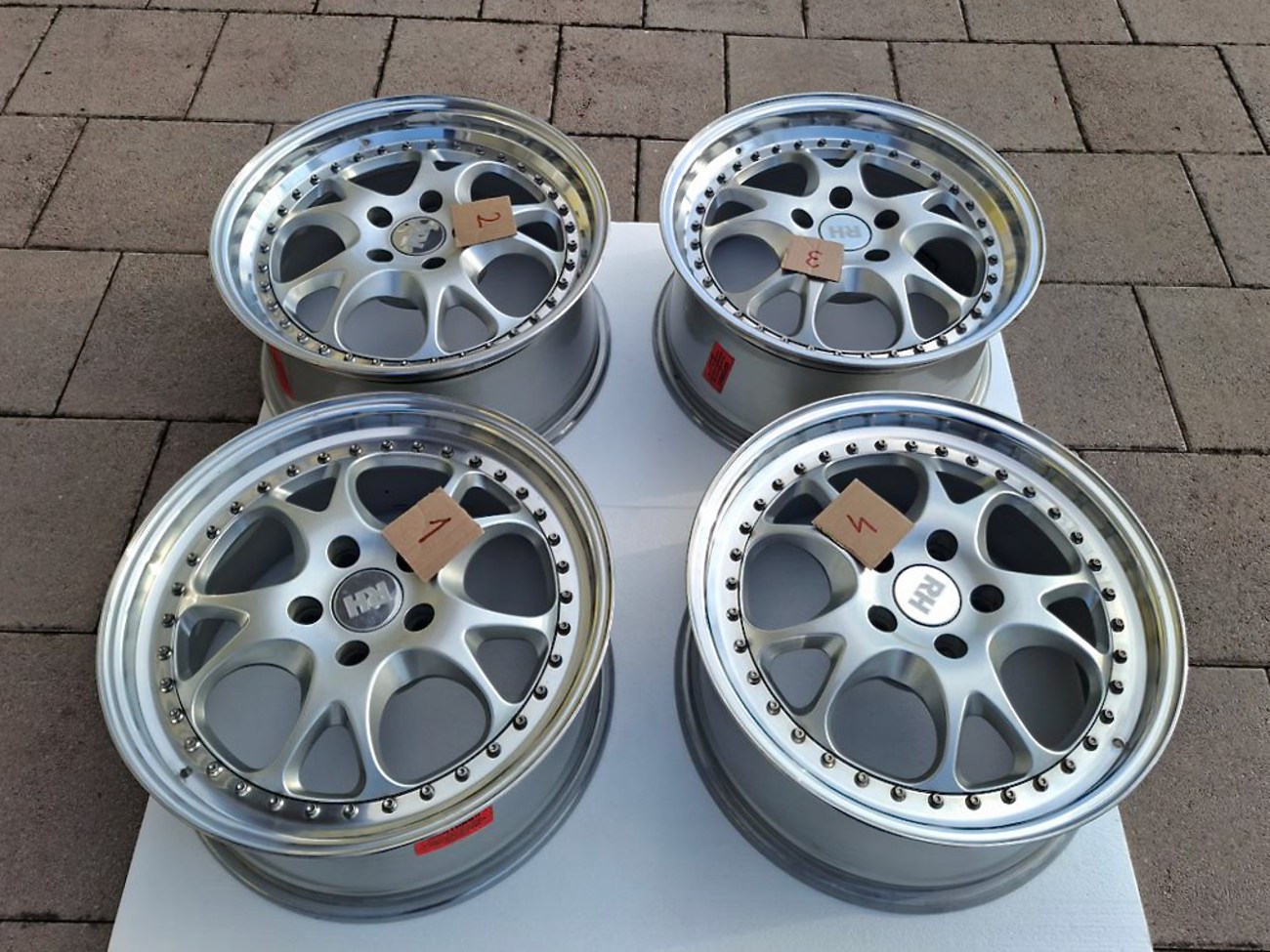 Staggered 2-Piece 17" RH Alurad ZW3 Wheels For Sale | The MB Market